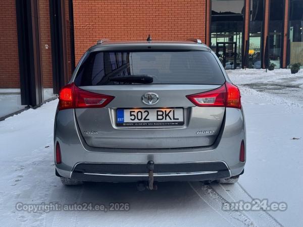 Grey Toyota Auris 2013 in Tallinn, with an engine capacity of 1.60 L and mileage of 169 thousand km for 5900 €, photo 7 on AUTOMOTO.COM.LV