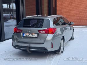 Pelēks Toyota Auris 2013 Tallina, ar dzinēja tilpumu 1.60 L un nobraukumu 169 tūkst. km par 5900 €, foto 8 vietnē AUTOMOTO.COM.LV