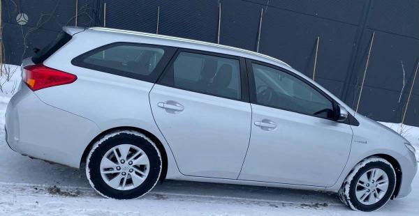 Grey Toyota Auris 2013 in Vilnius, with an engine capacity of 1.80 L and mileage of 225 thousand km for 8900 €, photo 8 on AUTOMOTO.COM.LV