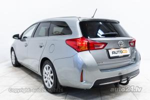 Grey Toyota Auris 2013 in Tallinn, with an engine capacity of 1.60 L and mileage of 152 thousand km for 7999 €, photo 5 on AUTOMOTO.COM.LV