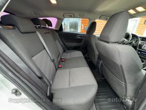 Pelēks Toyota Auris 2013 Tallina, ar dzinēja tilpumu 1.60 L un nobraukumu 166 tūkst. km par 7900 €, foto 6 vietnē AUTOMOTO.COM.LV