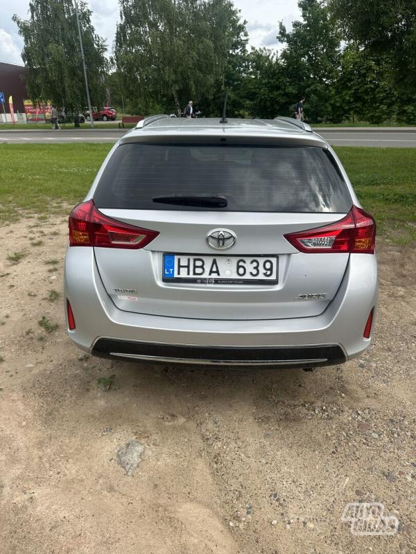 Pelēks Toyota Auris 2013 Viļņa, ar dzinēja tilpumu 1.40 L un nobraukumu 326 tūkst. km par 5300 €, foto 10 vietnē AUTOMOTO.COM.LV