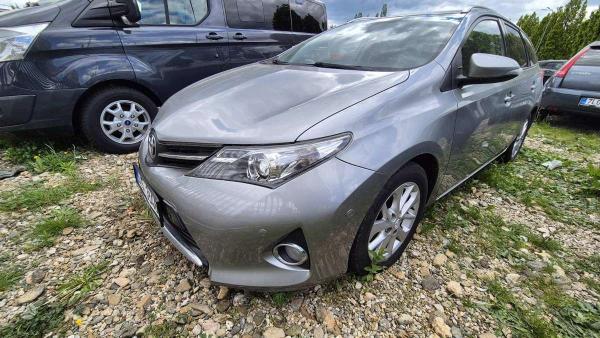 Pelēks Toyota Auris 2013 Šauļi, ar dzinēja tilpumu 2.00 L un nobraukumu 278 tūkst. km par 6500 €, foto 2 vietnē AUTOMOTO.COM.LV