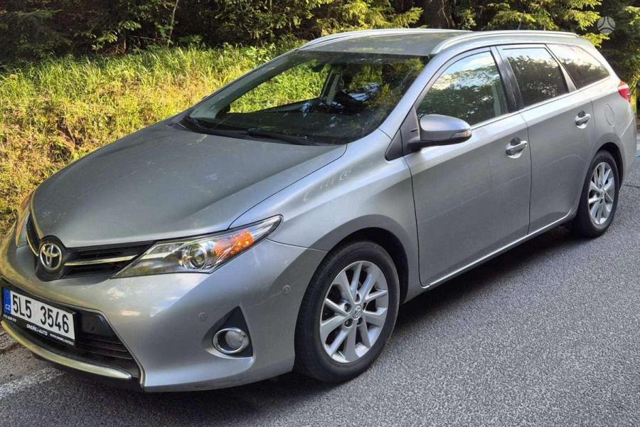 Pelēks Toyota Auris 2013 Šauļi, ar dzinēja tilpumu 2.00 L un nobraukumu 278 tūkst. km par 6500 €, foto 7 vietnē AUTOMOTO.COM.LV