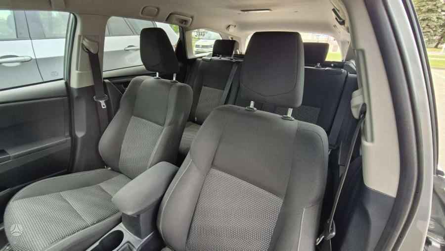 Pelēks Toyota Auris 2013 Šauļi, ar dzinēja tilpumu 2.00 L un nobraukumu 278 tūkst. km par 6500 €, foto 11 vietnē AUTOMOTO.COM.LV