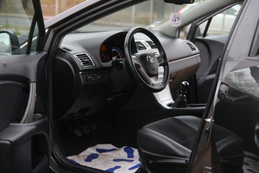 Pelēks Toyota Auris 2013 Rīga, ar dzinēja tilpumu 2.00 L un nobraukumu 221 tūkst. km par 6990 €, foto 14 vietnē AUTOMOTO.COM.LV