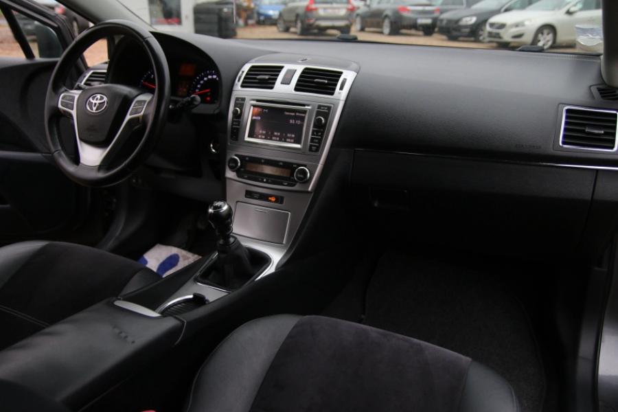 Pelēks Toyota Auris 2013 Rīga, ar dzinēja tilpumu 2.00 L un nobraukumu 221 tūkst. km par 6990 €, foto 23 vietnē AUTOMOTO.COM.LV
