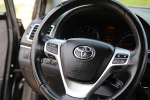 Pelēks Toyota Auris 2013 Rīga, ar dzinēja tilpumu 2.00 L un nobraukumu 221 tūkst. km par 6990 €, foto 24 vietnē AUTOMOTO.COM.LV
