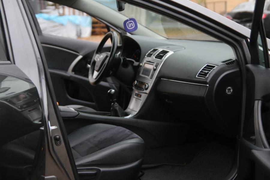 Pelēks Toyota Auris 2013 Rīga, ar dzinēja tilpumu 2.00 L un nobraukumu 221 tūkst. km par 6990 €, foto 28 vietnē AUTOMOTO.COM.LV