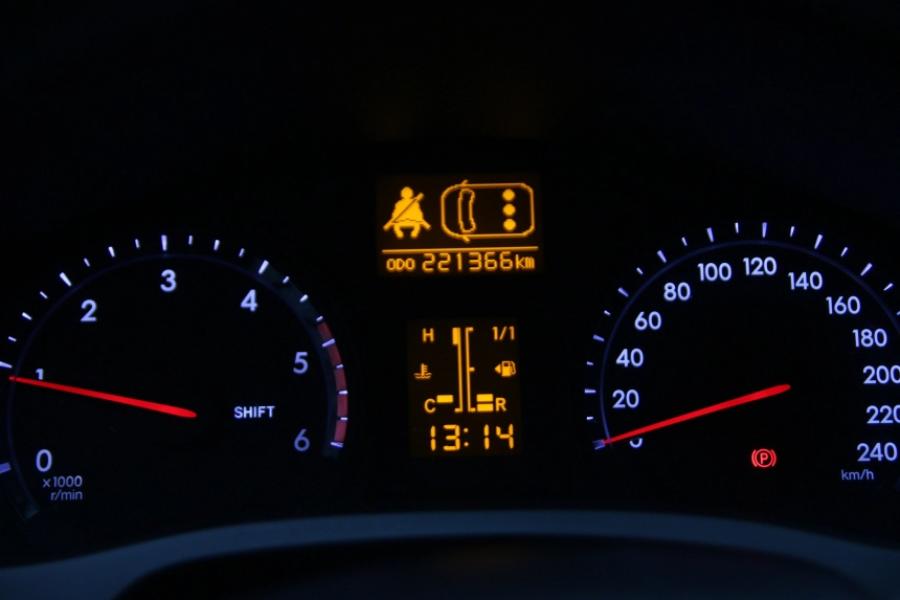 Pelēks Toyota Auris 2013 Rīga, ar dzinēja tilpumu 2.00 L un nobraukumu 221 tūkst. km par 6990 €, foto 37 vietnē AUTOMOTO.COM.LV