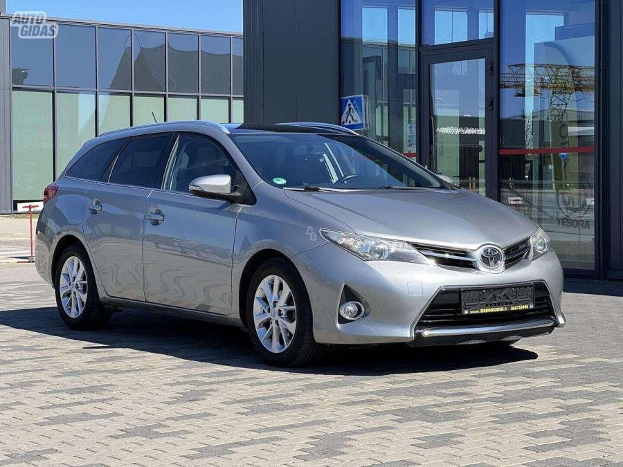 Pelēks Toyota Auris 2013 Šauļi, ar dzinēja tilpumu 1.40 L un nobraukumu 168 tūkst. km par 6400 €, foto 3 vietnē AUTOMOTO.COM.LV