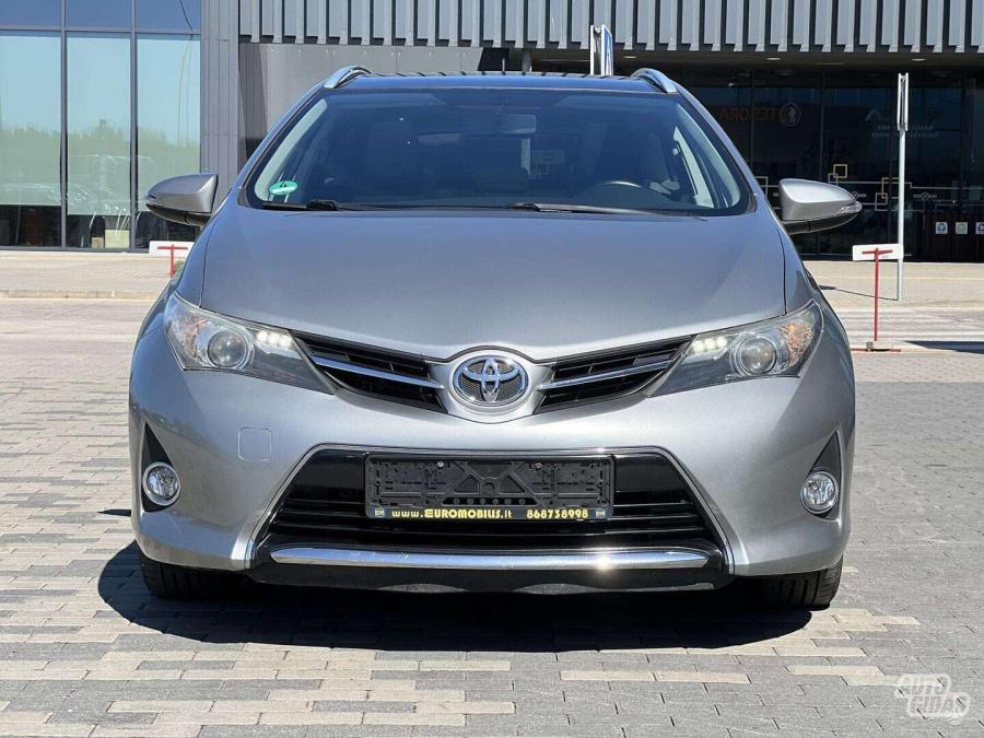 Pelēks Toyota Auris 2013 Šauļi, ar dzinēja tilpumu 1.40 L un nobraukumu 168 tūkst. km par 6400 €, foto 4 vietnē AUTOMOTO.COM.LV