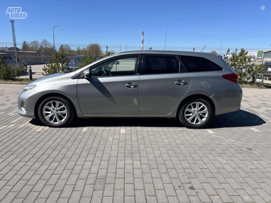 Pelēks Toyota Auris 2013 Šauļi, ar dzinēja tilpumu 1.40 L un nobraukumu 168 tūkst. km par 6400 €, foto 5 vietnē AUTOMOTO.COM.LV