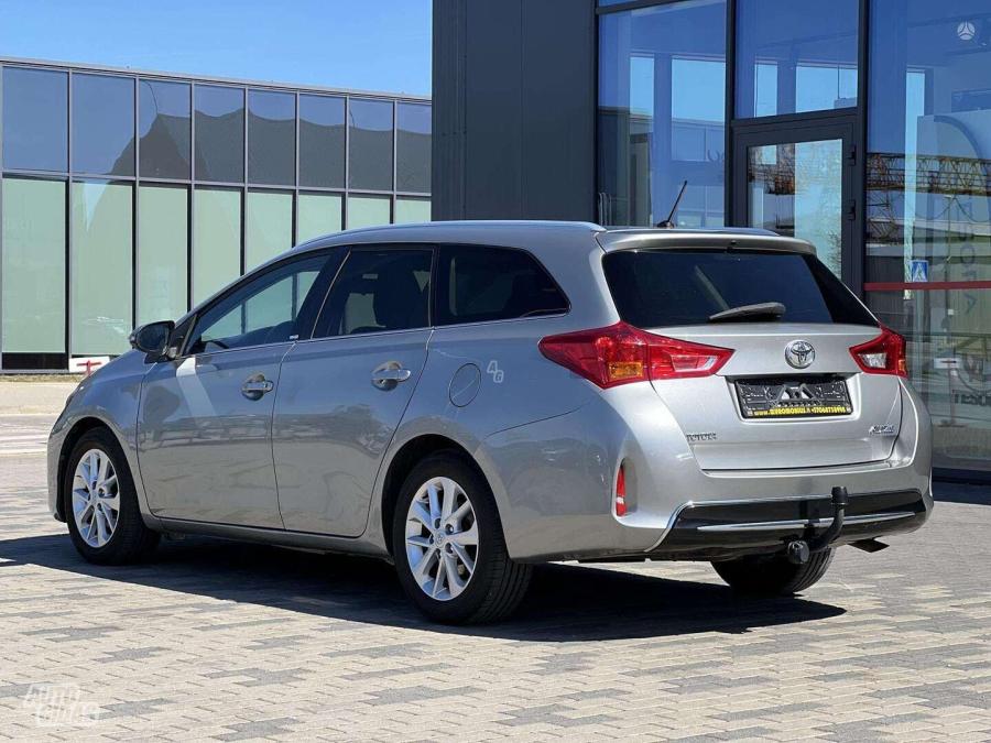 Pelēks Toyota Auris 2013 Šauļi, ar dzinēja tilpumu 1.40 L un nobraukumu 168 tūkst. km par 6400 €, foto 9 vietnē AUTOMOTO.COM.LV