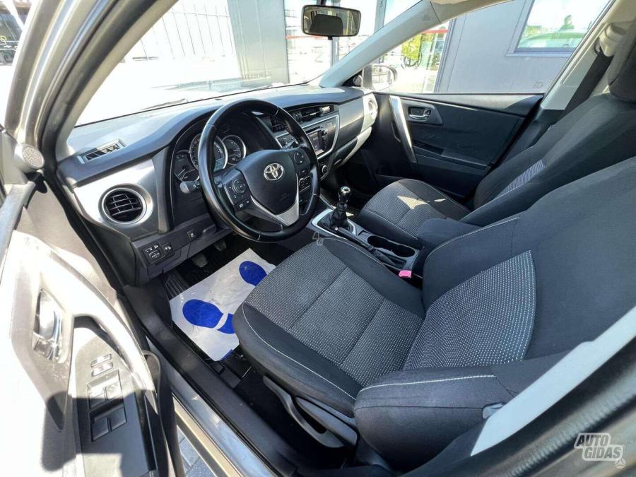 Pelēks Toyota Auris 2013 Šauļi, ar dzinēja tilpumu 1.40 L un nobraukumu 168 tūkst. km par 6400 €, foto 12 vietnē AUTOMOTO.COM.LV