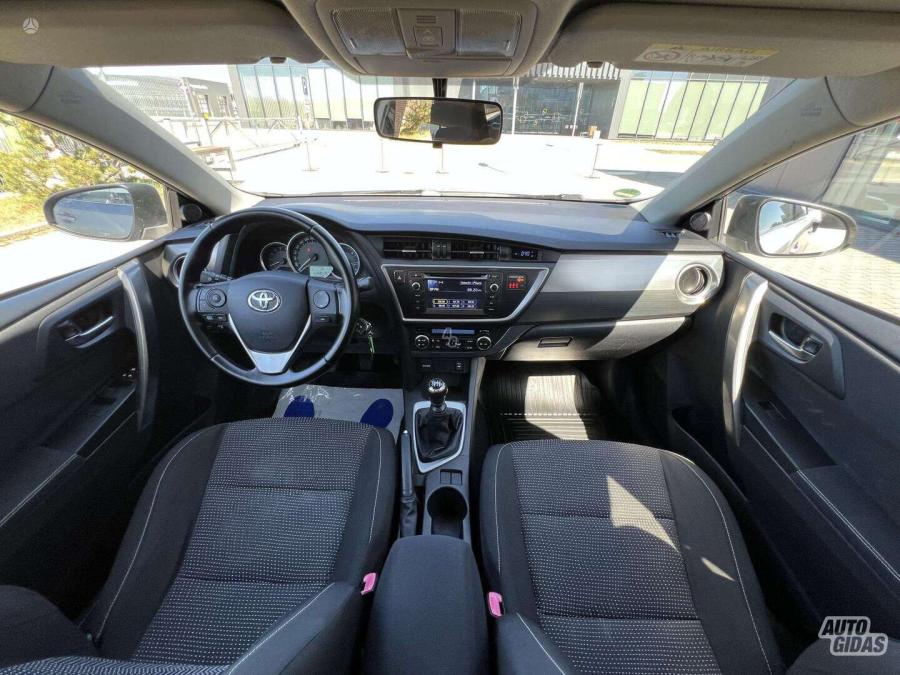 Pelēks Toyota Auris 2013 Šauļi, ar dzinēja tilpumu 1.40 L un nobraukumu 168 tūkst. km par 6400 €, foto 15 vietnē AUTOMOTO.COM.LV