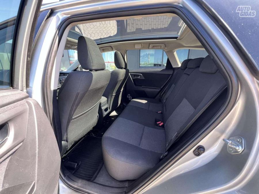 Pelēks Toyota Auris 2013 Šauļi, ar dzinēja tilpumu 1.40 L un nobraukumu 168 tūkst. km par 6400 €, foto 20 vietnē AUTOMOTO.COM.LV