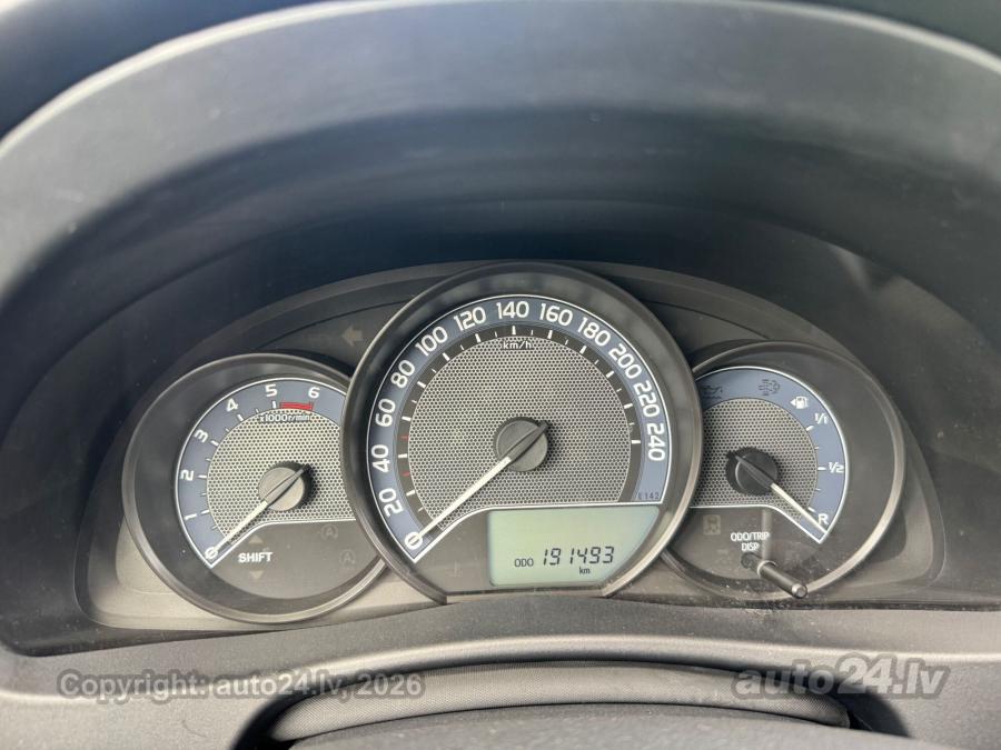 Pelēks Toyota Auris 2013 Tallina, ar dzinēja tilpumu 1.40 L un nobraukumu 191 tūkst. km par 6500 €, foto 10 vietnē AUTOMOTO.COM.LV