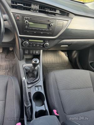 Pelēks Toyota Auris 2013 Tallina, ar dzinēja tilpumu 1.40 L un nobraukumu 191 tūkst. km par 6500 €, foto 12 vietnē AUTOMOTO.COM.LV