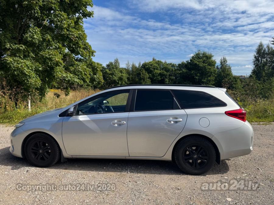 Grey Toyota Auris 2013 in Tallinn, with an engine capacity of 1.40 L and mileage of 191 thousand km for 6500 €, photo 7 on AUTOMOTO.COM.LV
