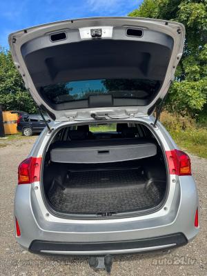 Grey Toyota Auris 2013 in Tallinn, with an engine capacity of 1.40 L and mileage of 191 thousand km for 6500 €, photo 14 on AUTOMOTO.COM.LV