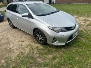 Grey Toyota Auris 2013 in Vilnius, with an engine capacity of 1.36 L and mileage of 321 thousand km for 4800 €, photo  on AUTOMOTO.COM.LV
