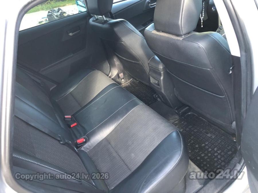 Pelēks Toyota Auris 2013 Tallina, ar dzinēja tilpumu 1.80 L un nobraukumu 266 tūkst. km par 5499 €, foto 7 vietnē AUTOMOTO.COM.LV