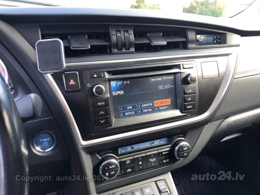 Pelēks Toyota Auris 2013 Tallina, ar dzinēja tilpumu 1.80 L un nobraukumu 266 tūkst. km par 5499 €, foto 9 vietnē AUTOMOTO.COM.LV