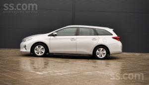 Pelēks Toyota Auris 2013 Rīga, ar dzinēja tilpumu 1.80 L un nobraukumu 191 tūkst. km par 7995 €, foto 3 vietnē AUTOMOTO.COM.LV