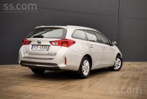 Pelēks Toyota Auris 2013 Rīga, ar dzinēja tilpumu 1.80 L un nobraukumu 191 tūkst. km par 7995 €, foto 7 vietnē AUTOMOTO.COM.LV
