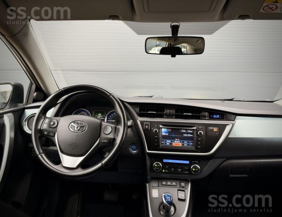 Pelēks Toyota Auris 2013 Rīga, ar dzinēja tilpumu 1.80 L un nobraukumu 191 tūkst. km par 7995 €, foto 9 vietnē AUTOMOTO.COM.LV
