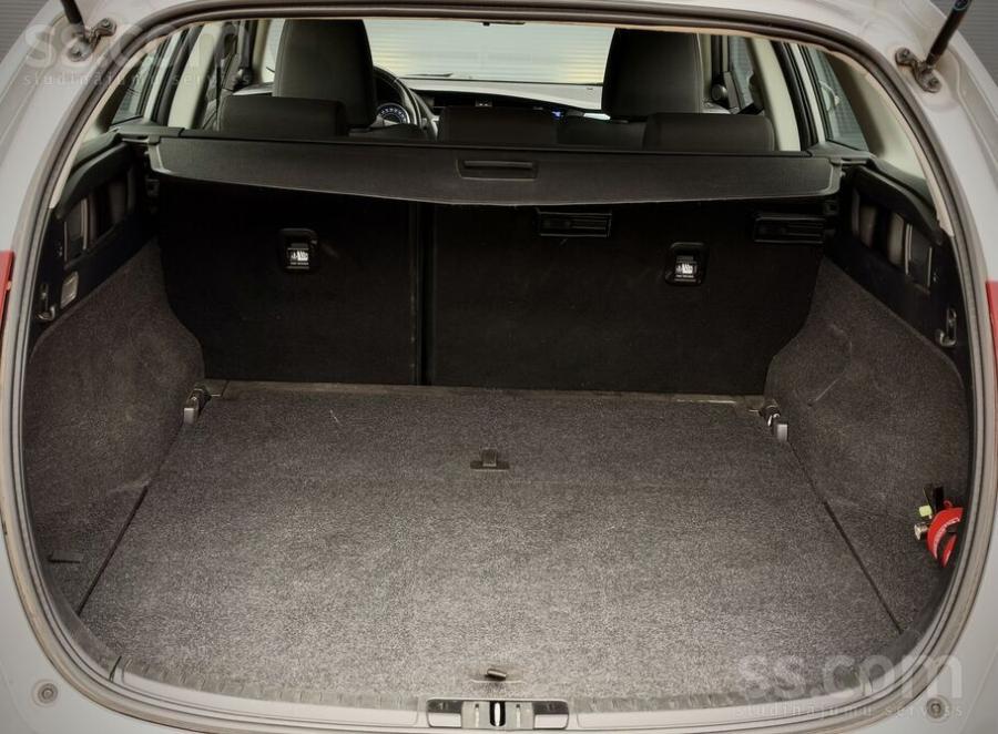 Pelēks Toyota Auris 2013 Rīga, ar dzinēja tilpumu 1.80 L un nobraukumu 191 tūkst. km par 7995 €, foto 20 vietnē AUTOMOTO.COM.LV