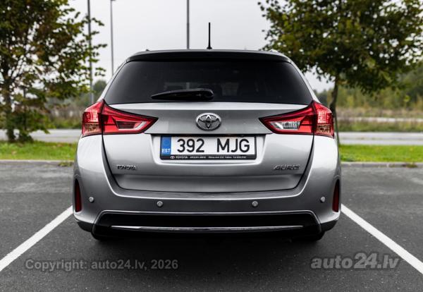 Grey Toyota Auris 2013 in Tallinn, with an engine capacity of 1.60 L and mileage of 117 thousand km for 9999 €, photo 6 on AUTOMOTO.COM.LV