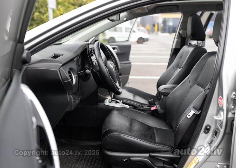 Pelēks Toyota Auris 2013 Tallina, ar dzinēja tilpumu 1.60 L un nobraukumu 117 tūkst. km par 9999 €, foto 10 vietnē AUTOMOTO.COM.LV