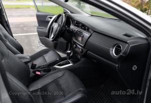 Pelēks Toyota Auris 2013 Tallina, ar dzinēja tilpumu 1.60 L un nobraukumu 117 tūkst. km par 9999 €, foto 13 vietnē AUTOMOTO.COM.LV