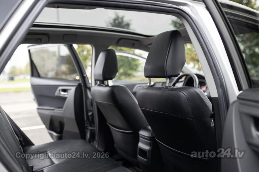 Pelēks Toyota Auris 2013 Tallina, ar dzinēja tilpumu 1.60 L un nobraukumu 117 tūkst. km par 9999 €, foto 18 vietnē AUTOMOTO.COM.LV