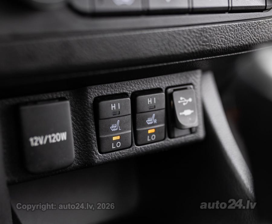 Pelēks Toyota Auris 2013 Tallina, ar dzinēja tilpumu 1.60 L un nobraukumu 117 tūkst. km par 9999 €, foto 20 vietnē AUTOMOTO.COM.LV