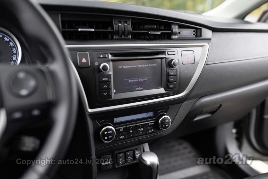 Pelēks Toyota Auris 2013 Tallina, ar dzinēja tilpumu 1.60 L un nobraukumu 117 tūkst. km par 9999 €, foto 21 vietnē AUTOMOTO.COM.LV