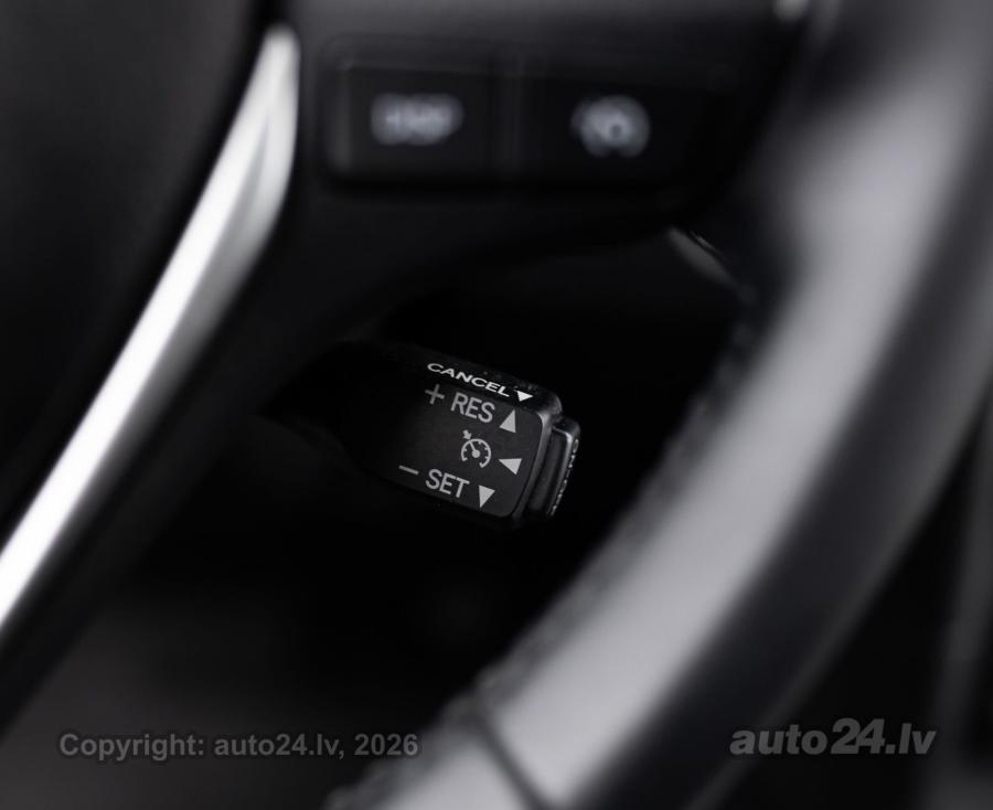 Pelēks Toyota Auris 2013 Tallina, ar dzinēja tilpumu 1.60 L un nobraukumu 117 tūkst. km par 9999 €, foto 24 vietnē AUTOMOTO.COM.LV