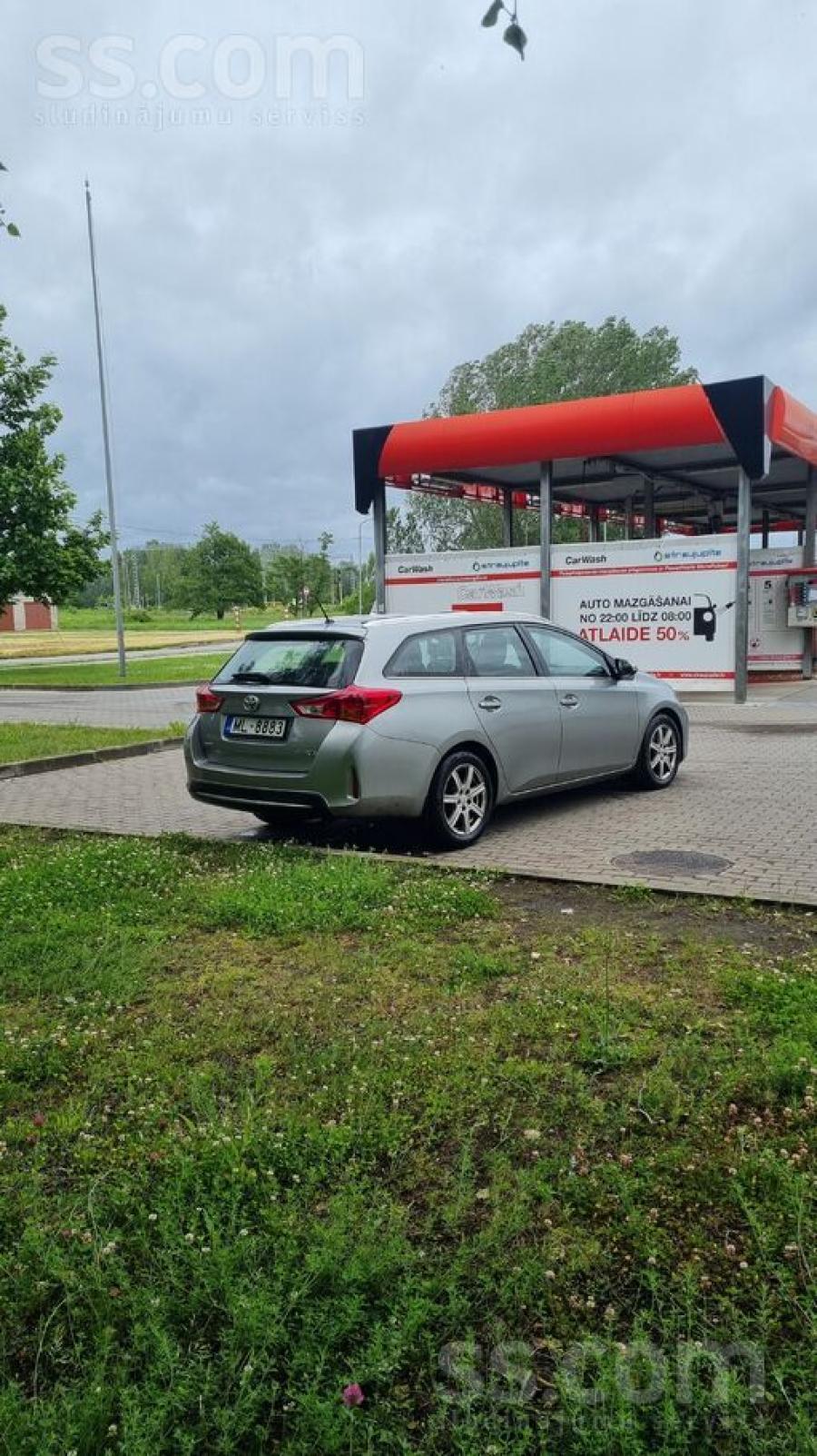 Pelēks Toyota Auris 2014 Rīga, ar dzinēja tilpumu 1.40 L un nobraukumu 190 tūkst. km par 3600 €, foto 3 vietnē AUTOMOTO.COM.LV