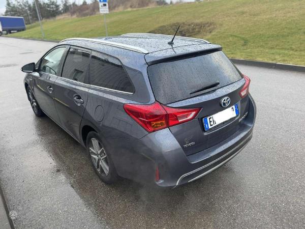 Grey Toyota Auris 2014 in Utena, with an engine capacity of 1.80 L and mileage of 250 thousand km for 7250 €, photo 7 on AUTOMOTO.COM.LV