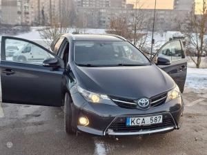 Grey Toyota Auris 2014 in Vilnius, with an engine capacity of 1.80 L and mileage of 199 thousand km for 8650 €, photo 2 on AUTOMOTO.COM.LV
