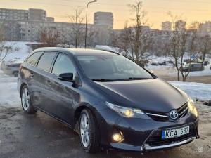 Grey Toyota Auris 2014 in Vilnius, with an engine capacity of 1.80 L and mileage of 199 thousand km for 8650 €, photo 8 on AUTOMOTO.COM.LV