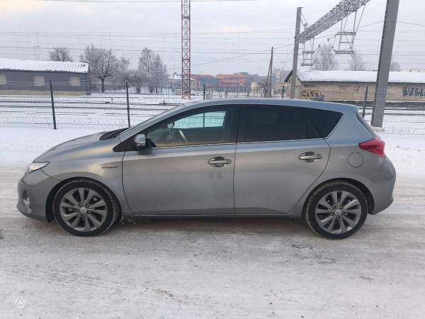 Grey Toyota Auris 2014 in Siauliai, with an engine capacity of 1.80 L and mileage of 172 thousand km for 8700 €, photo 8 on AUTOMOTO.COM.LV