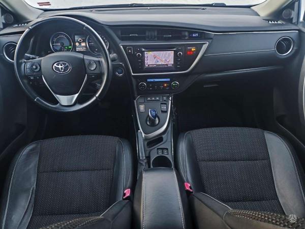 Grey Toyota Auris 2014 in Siauliai, with an engine capacity of 1.80 L and mileage of 172 thousand km for 8700 €, photo 9 on AUTOMOTO.COM.LV