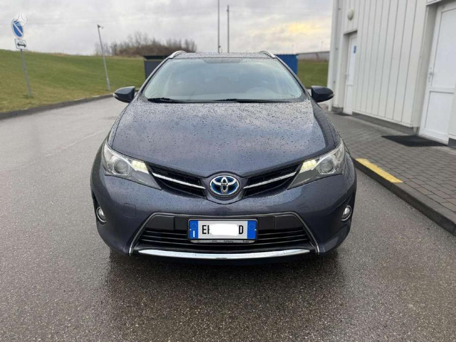 Pelēks Toyota Auris 2014 Utena, ar dzinēja tilpumu 1.80 L un nobraukumu 252 tūkst. km par 7300 €, foto 2 vietnē AUTOMOTO.COM.LV