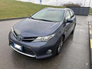 Pelēks Toyota Auris 2014 Utena, ar dzinēja tilpumu 1.80 L un nobraukumu 252 tūkst. km par 7300 €, foto 3 vietnē AUTOMOTO.COM.LV