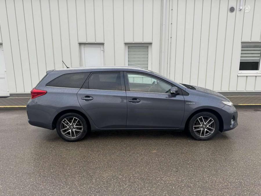 Pelēks Toyota Auris 2014 Utena, ar dzinēja tilpumu 1.80 L un nobraukumu 252 tūkst. km par 7300 €, foto 4 vietnē AUTOMOTO.COM.LV