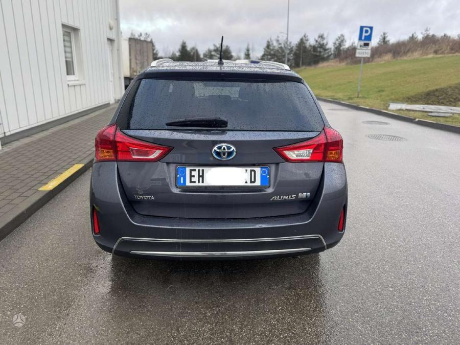 Pelēks Toyota Auris 2014 Utena, ar dzinēja tilpumu 1.80 L un nobraukumu 252 tūkst. km par 7300 €, foto 6 vietnē AUTOMOTO.COM.LV