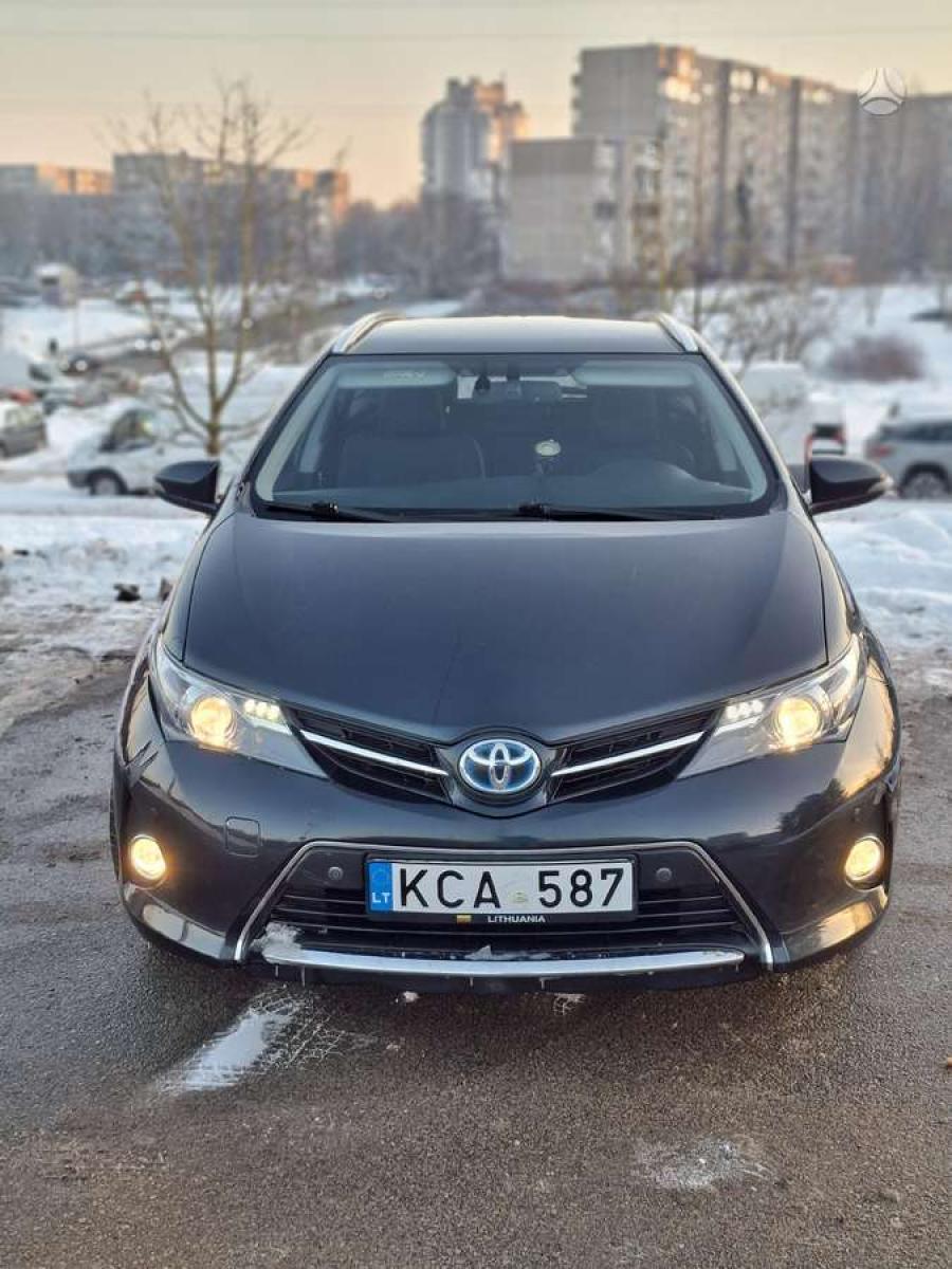 Grey Toyota Auris 2014 in Vilnius, with an engine capacity of 0.00 L and mileage of 201 thousand km for 8300 €, photo 13 on AUTOMOTO.COM.LV